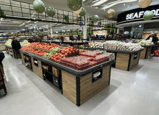 Supermarket & Grocery Store Produce Displays For Sale: Retail Produce ...
