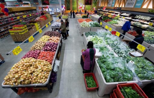 Supermarket & Grocery Store Produce Displays For Sale: Retail Produce ...